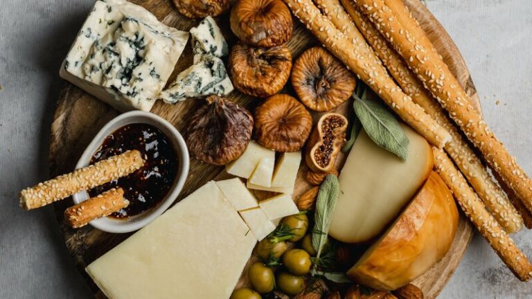 What to eat with dark rum - 5 types of food combinations with Rum